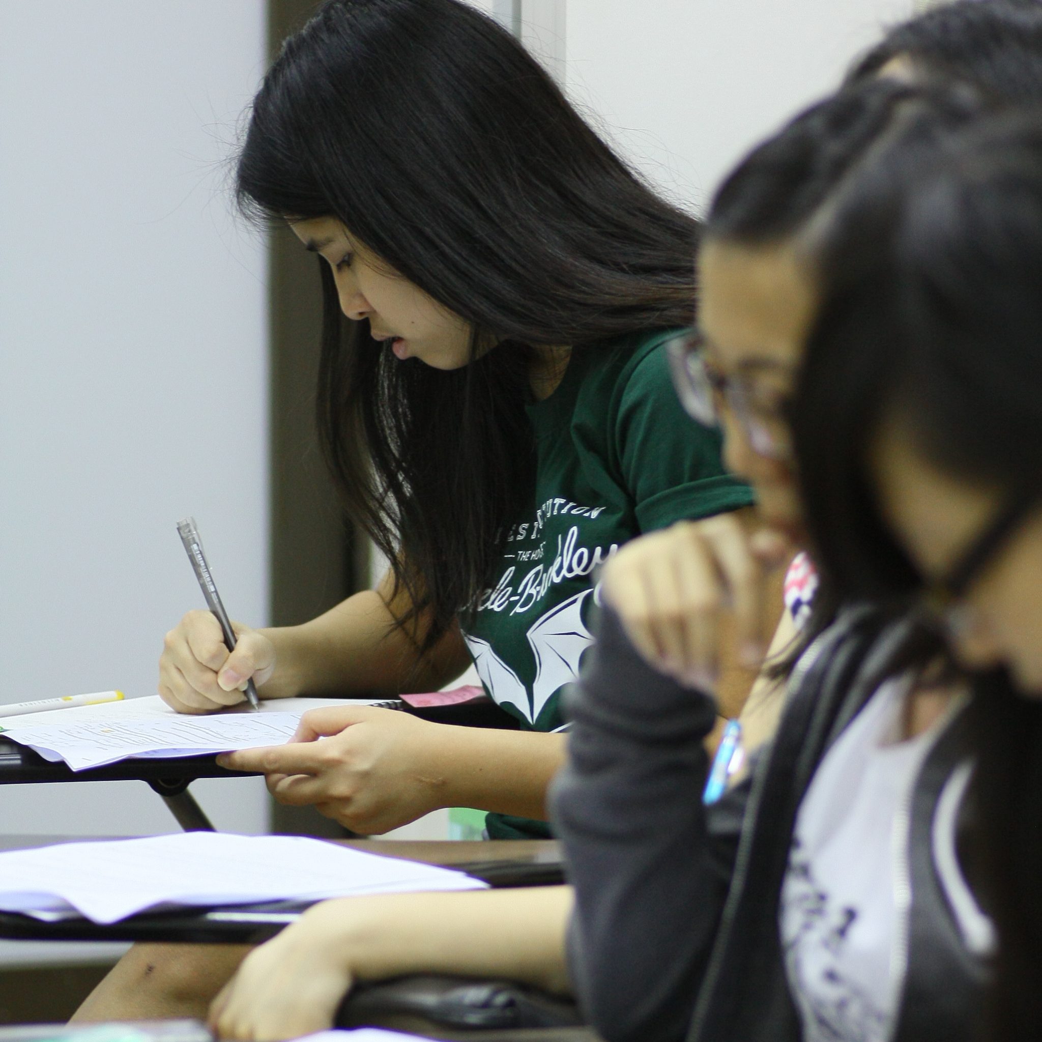 How to Answer Case Study Questions on Macroeconomics - Thateconstutor